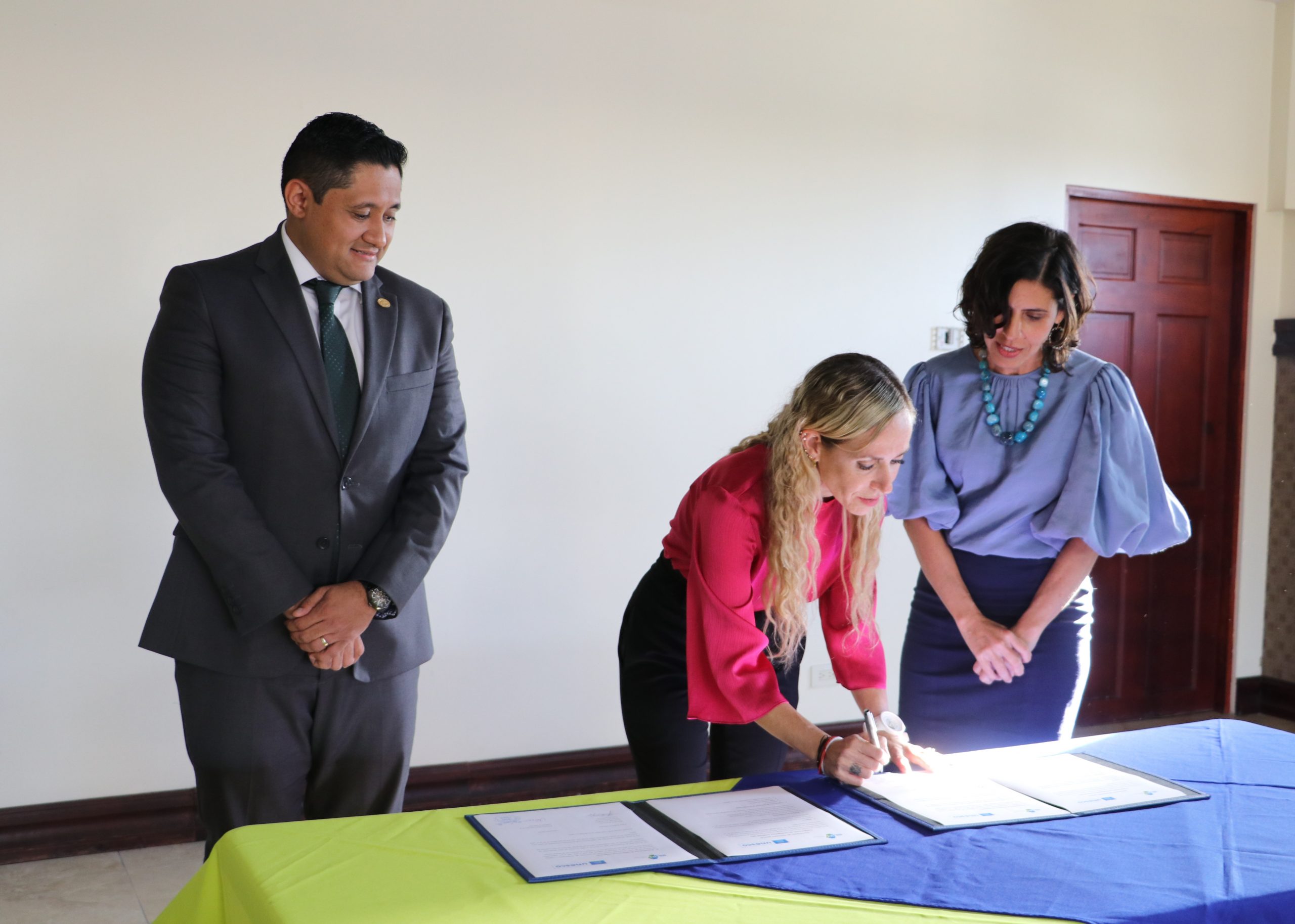 MICITT inició formulación de estrategia de Inteligencia Artificial ...