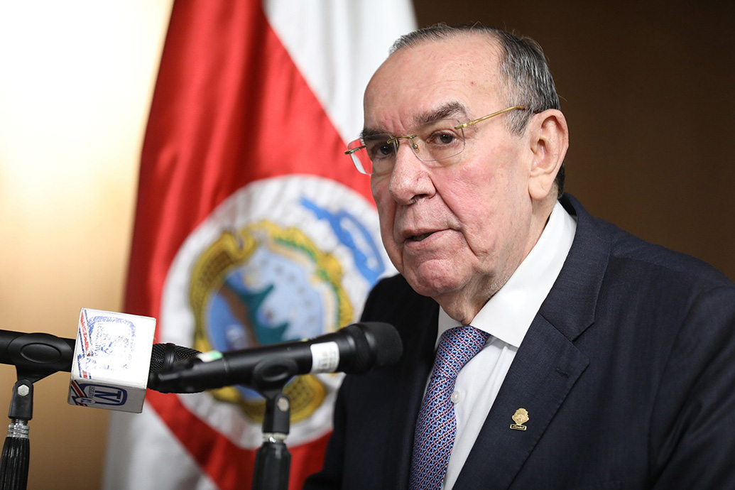Estados Unidos retira visas a Rodrigo Arias y magistrado Paul Rueda ...